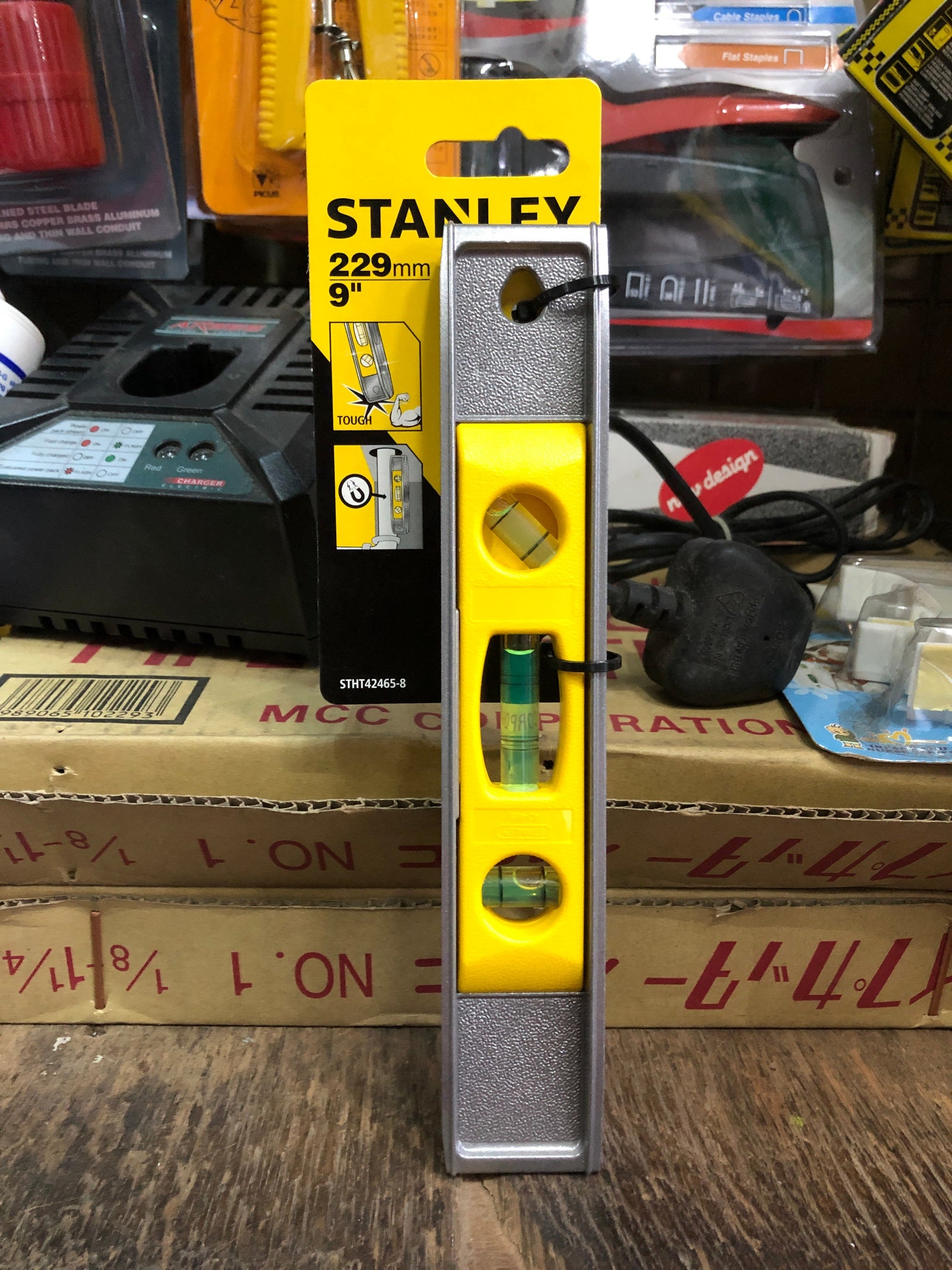 Stanley 229mm (9") Magnetic Cast Aluminium Torpedo Level | Model : STY