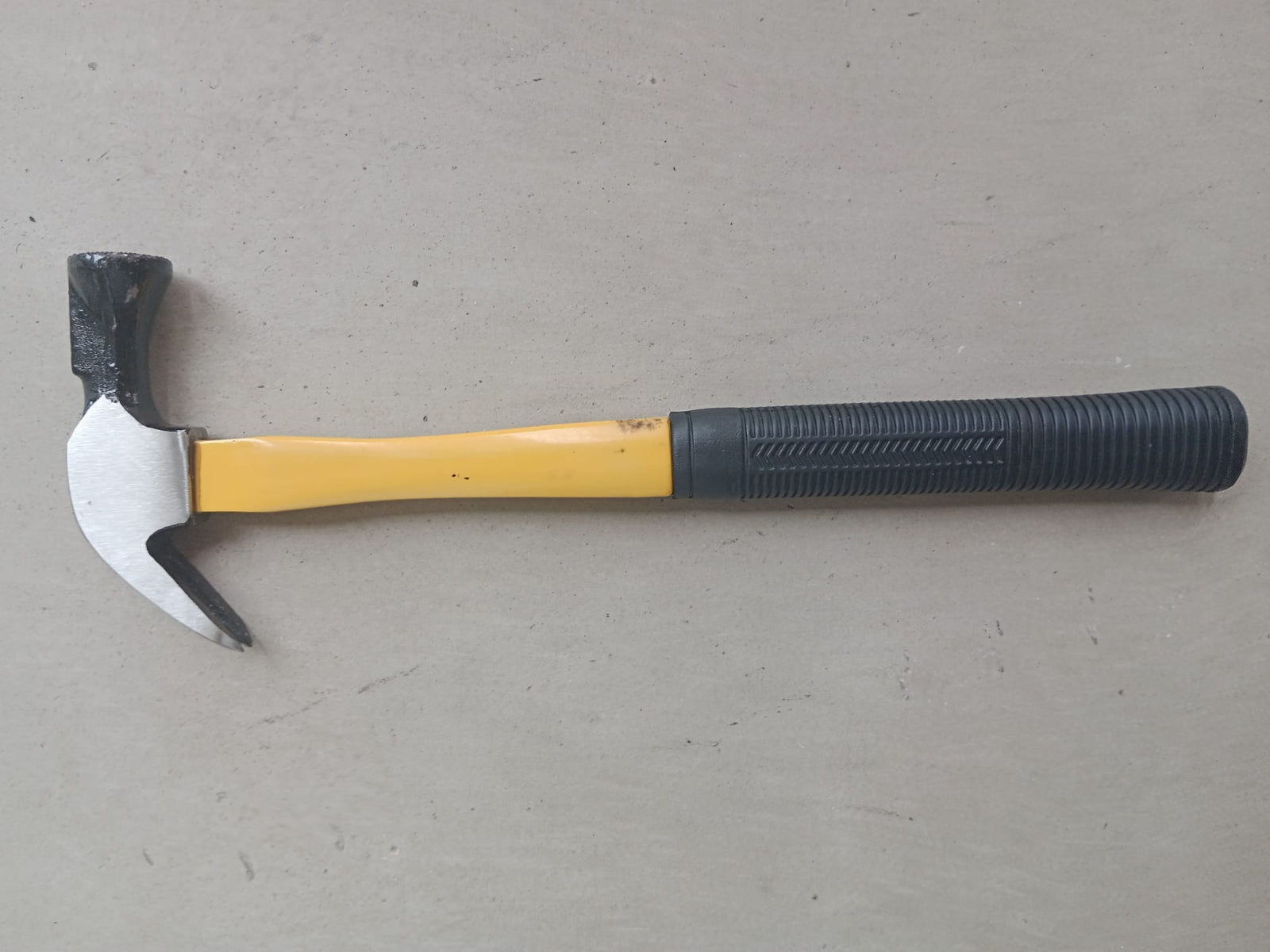 Yh Fibreglass Claw Hammer 27mm (Yellow) | Model: HAM-YH-CH27F
